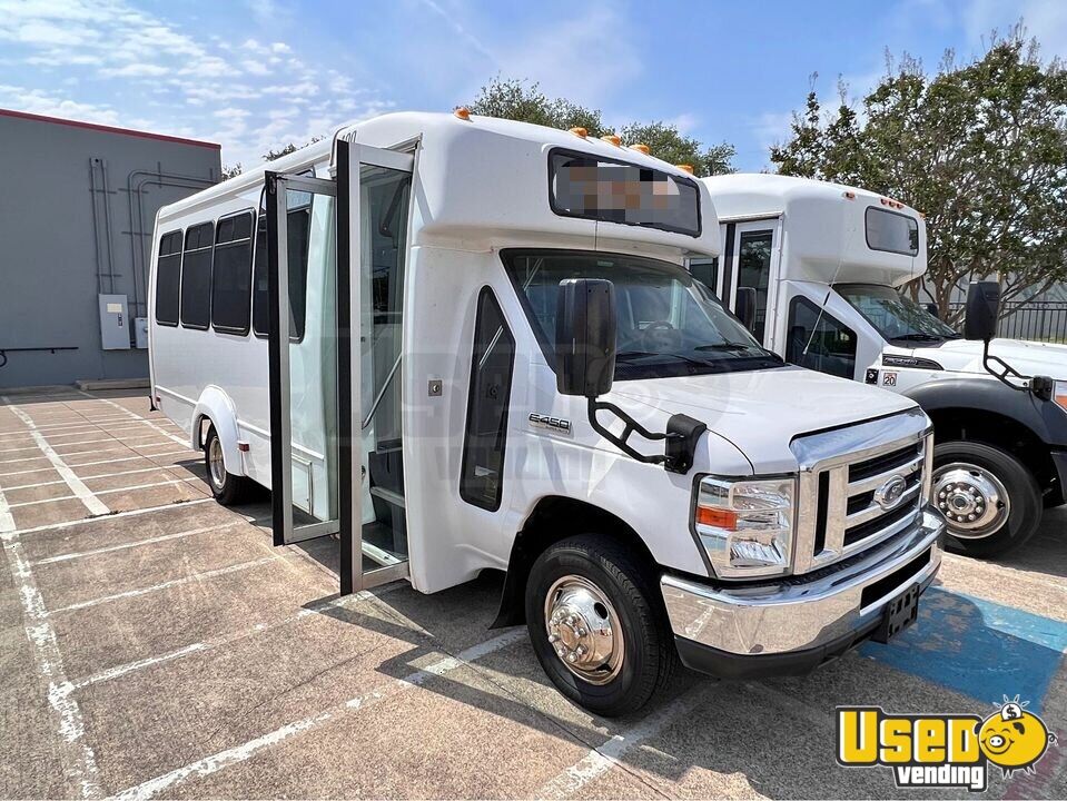 2017- Ford E40 Shuttle Bus | Private Transportation Unit for Sale in Texas