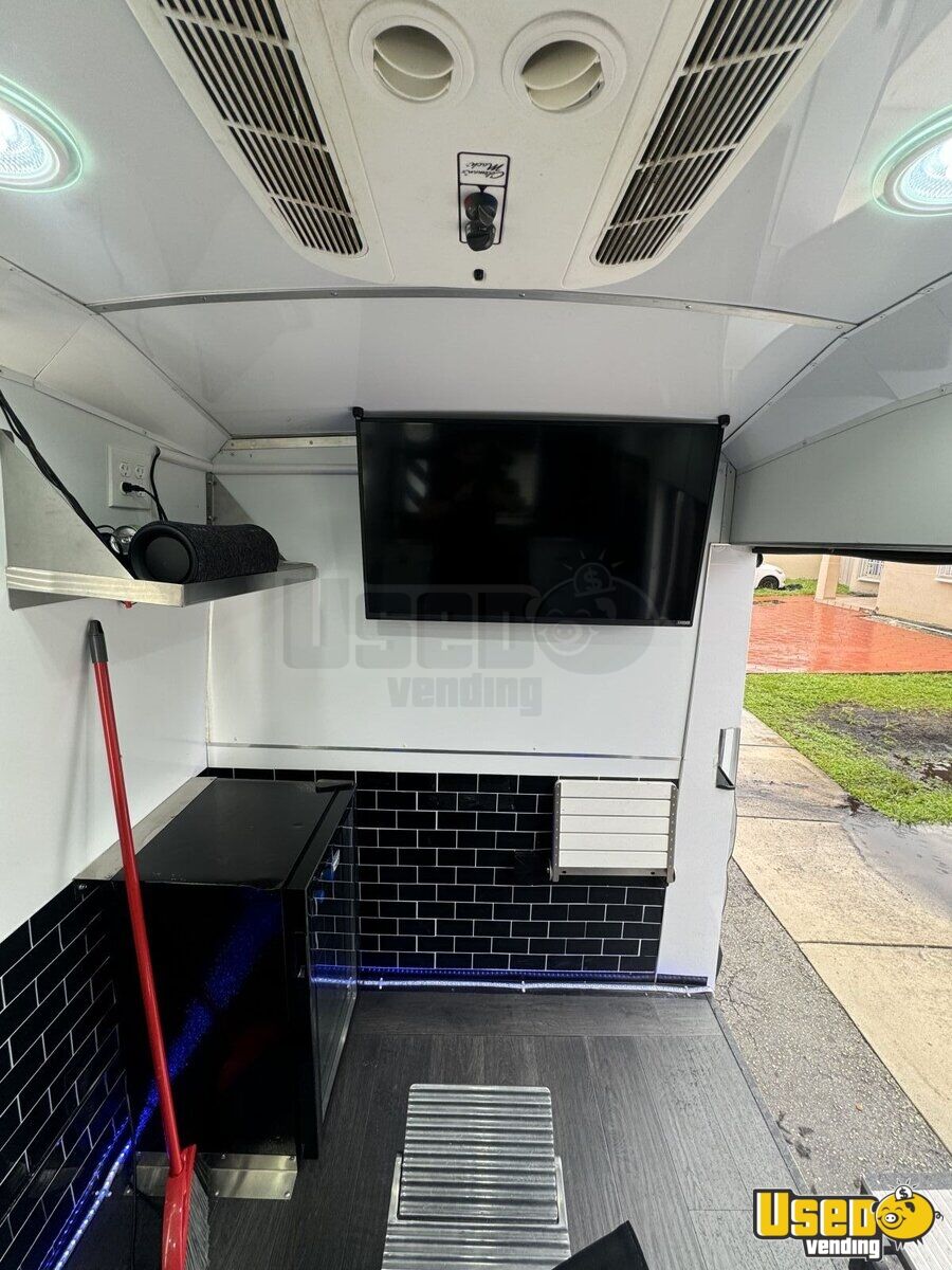 2017 Ford Transit 350 High Roof Mobile Barbershop Van | Hair Salon ...