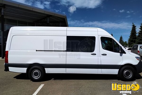 2019 Mercedes Sprinter V6 2500 Crew Van 1700 Mobile Boutique Van for ...