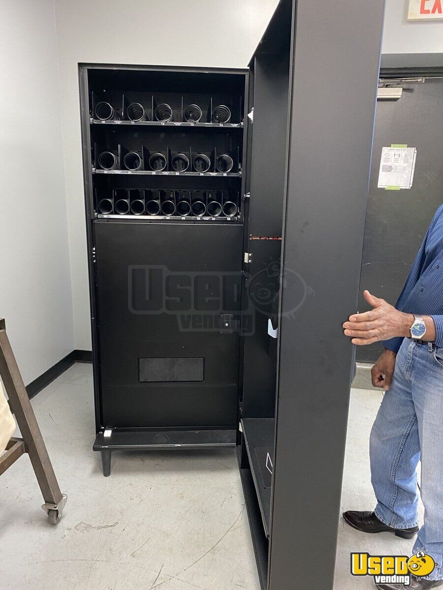 2021 Wittern USI Futura 3589 Snack & Soda Combo | Electronic Vending ...