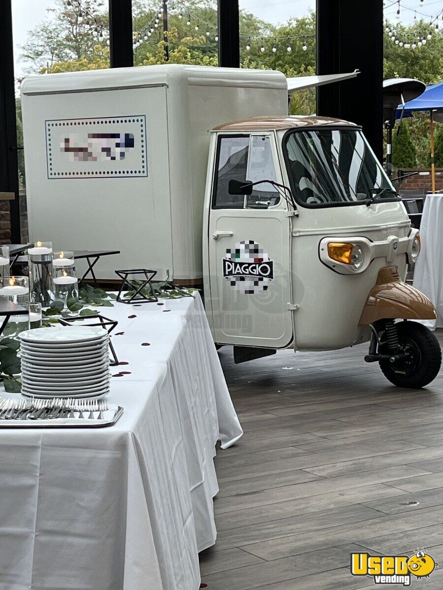 Head-Turning 2022 Piaggio City Extra Ice Cream and Snack Truck for Sale ...