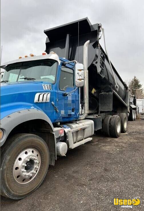 2022 Mack Granite Dump