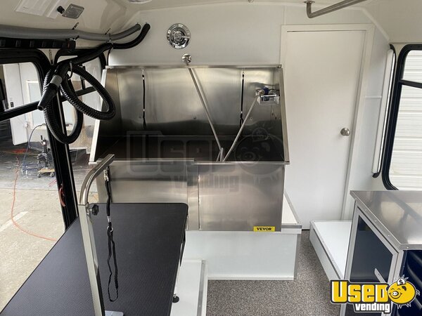 Ford E-350 Super Duty Pet Grooming Truck | Mobile Business Unit for ...