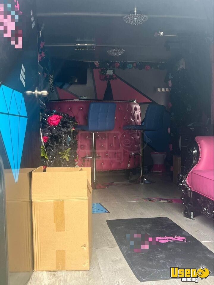 Mobile Beauty Bar Truck with Nice Interior | Mobile Makeup Boutique for ...