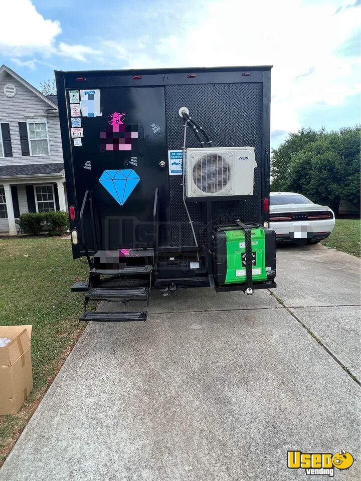 Mobile Beauty Bar Truck with Nice Interior | Mobile Makeup Boutique for ...