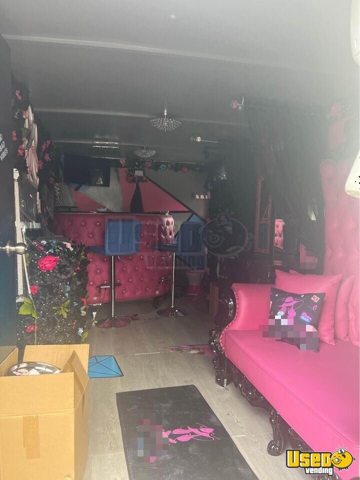 Mobile Beauty Bar Truck with Nice Interior | Mobile Makeup Boutique for ...