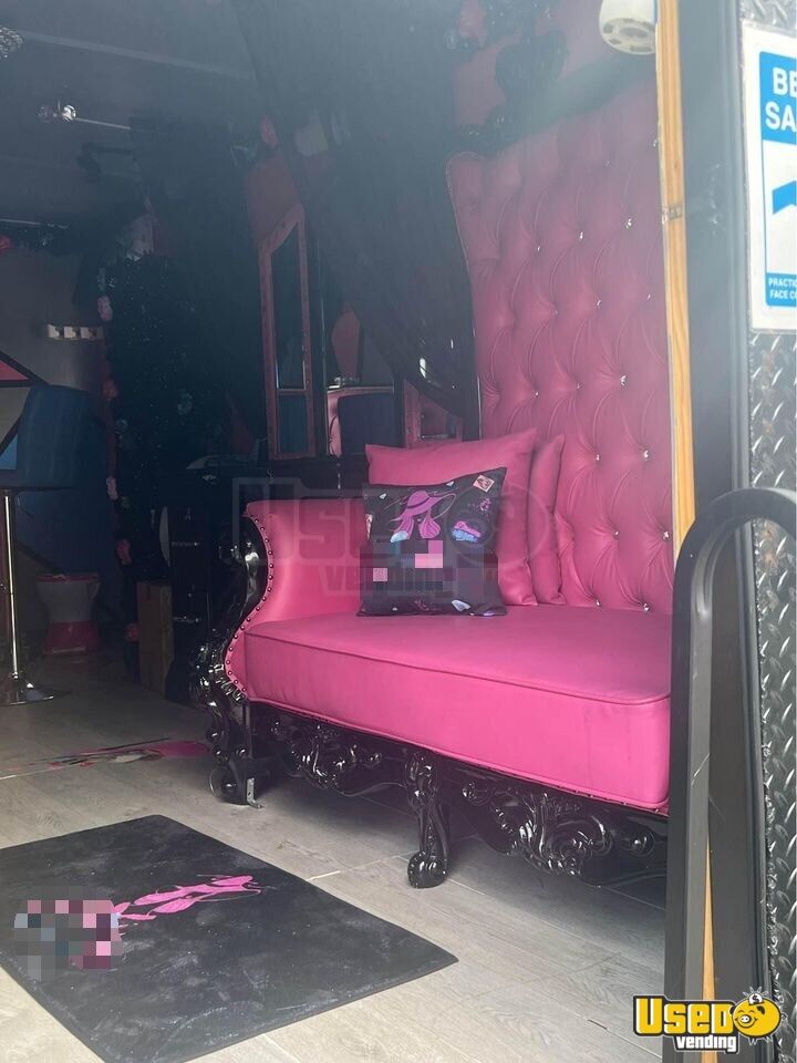 Mobile Beauty Bar Truck with Nice Interior | Mobile Makeup Boutique for ...
