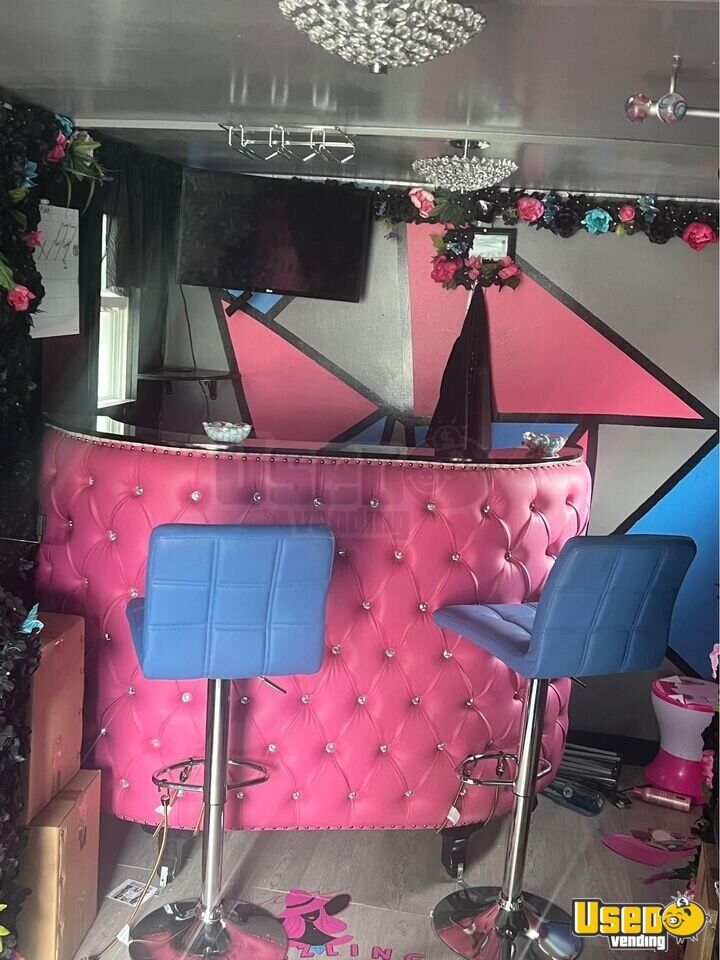 Mobile Beauty Bar Truck with Nice Interior | Mobile Makeup Boutique for ...
