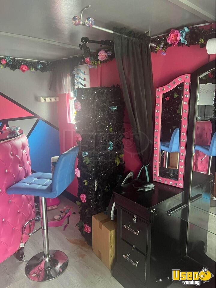 Mobile Beauty Bar Truck with Nice Interior | Mobile Makeup Boutique for ...