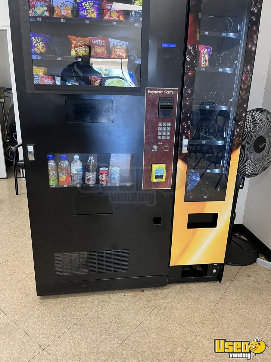 Seaga Snack and Drink Combo Vending Machine with an Entree Merchandiser ...