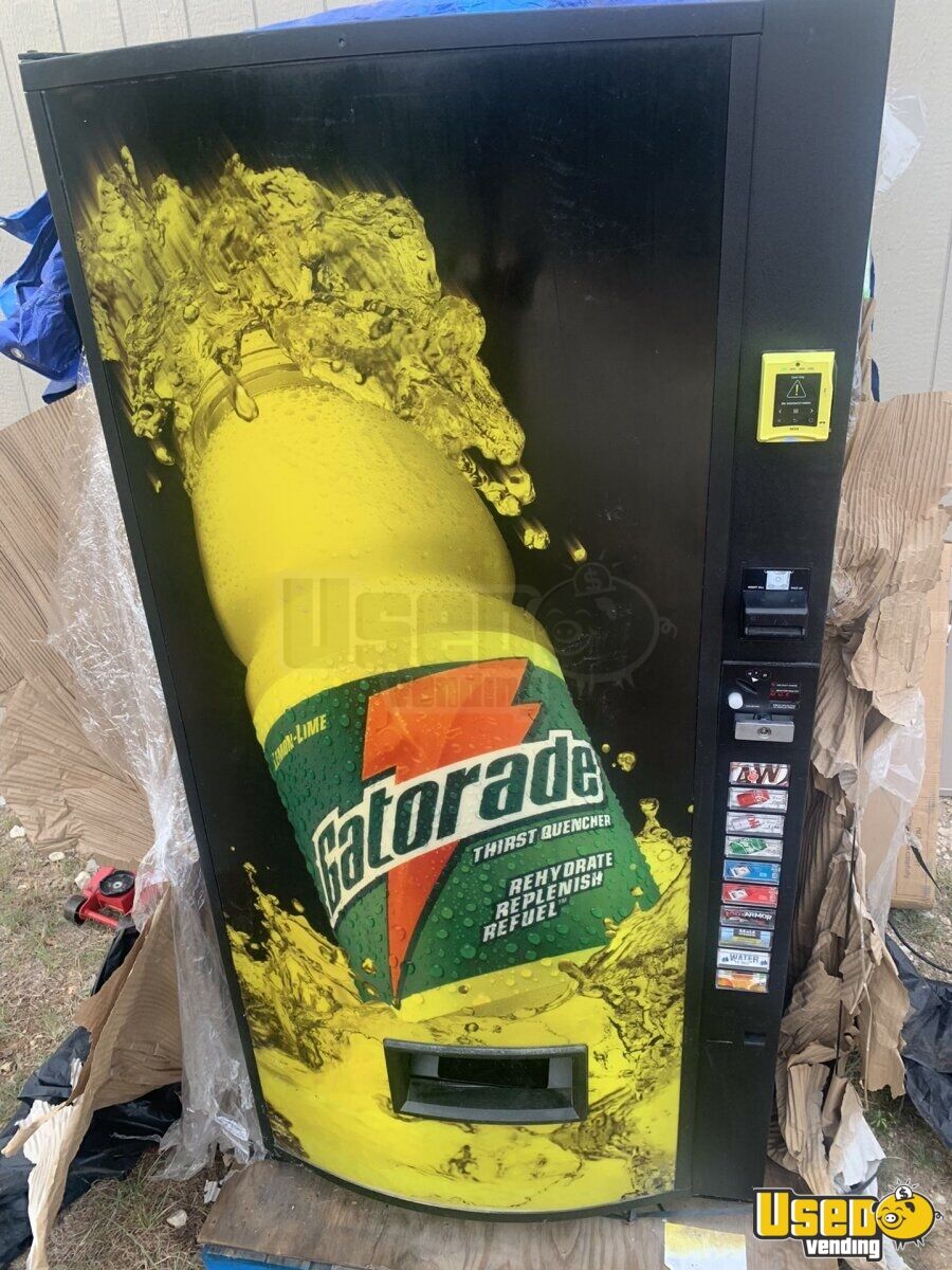 Refurbished Vendo 601 Gatorade Wrapped Soda Cold Drink Vending Machine For Sale in Texas