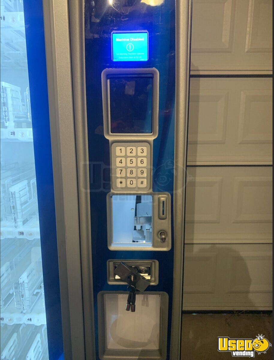 Royal Vendors RVV 700 Glass Front Soda Cold Drink Vending Machine For ...