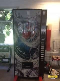 Full Size Electronic Soda Vendor | Vending Machine for Sale in Washington