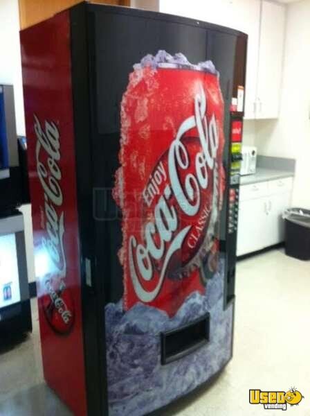 Vendo V475 Electronic Soda Vending Machine | Vendo Coke Machine