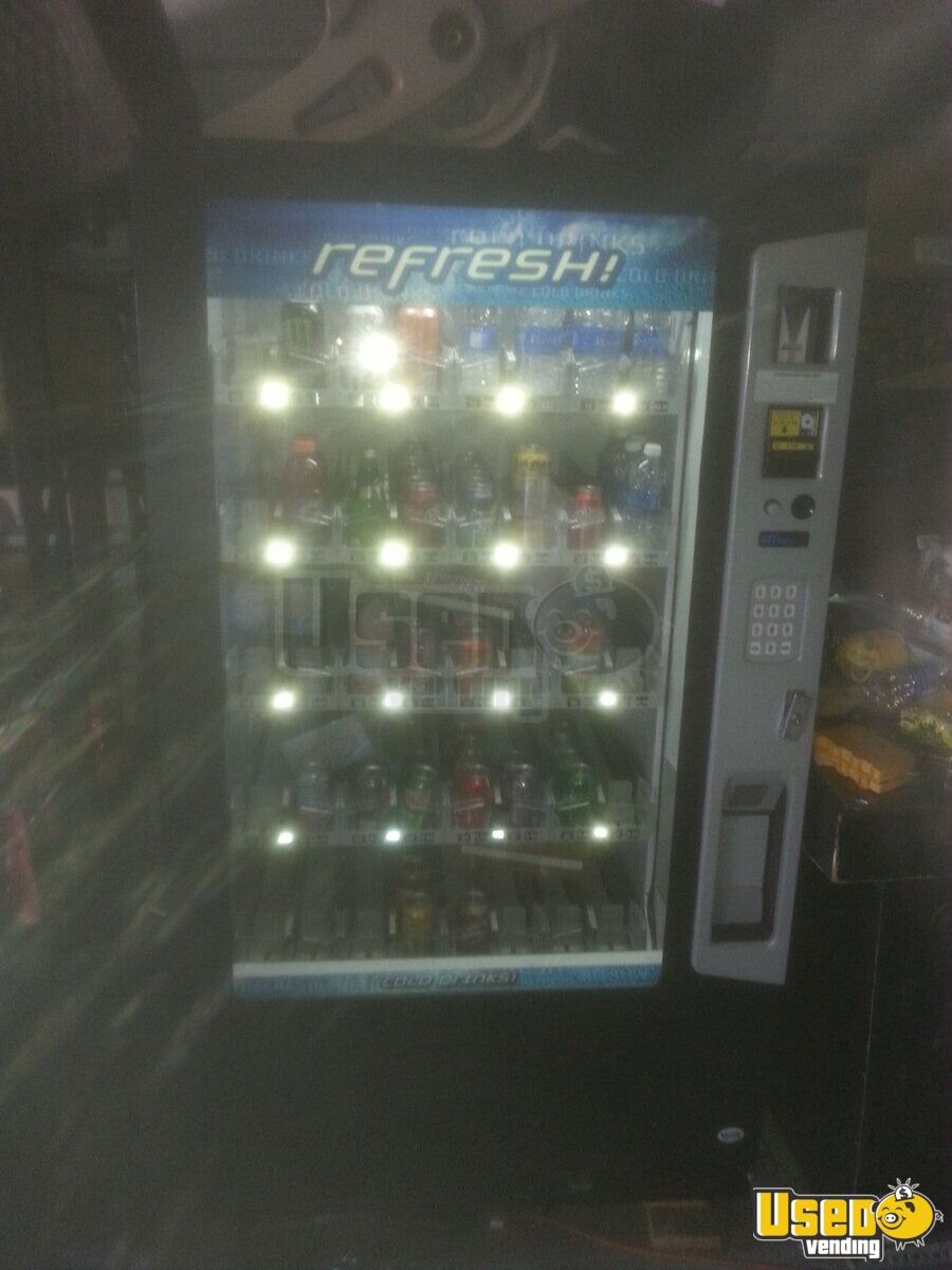 Vendo Vue 40 Electronic Soda Machine | Live Display Vending Machines ...