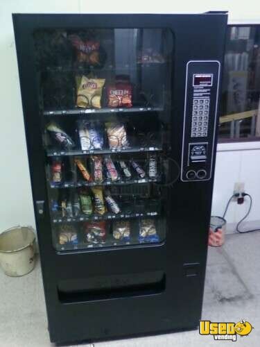 Electrical Snack & Soda Vending Machines :: USI 3129 and USI 3037-10b