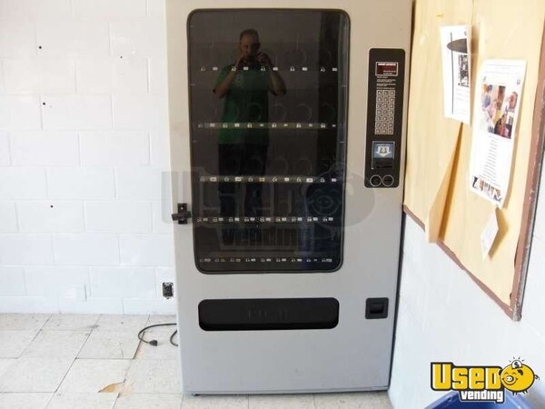 Electrical Snack & Soda Vending Machines :: FSI Model 3141