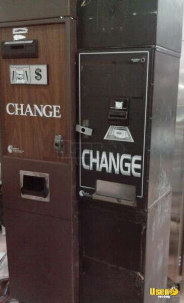 Electrical Snack & Soda Vending Machines :: Rowe 748